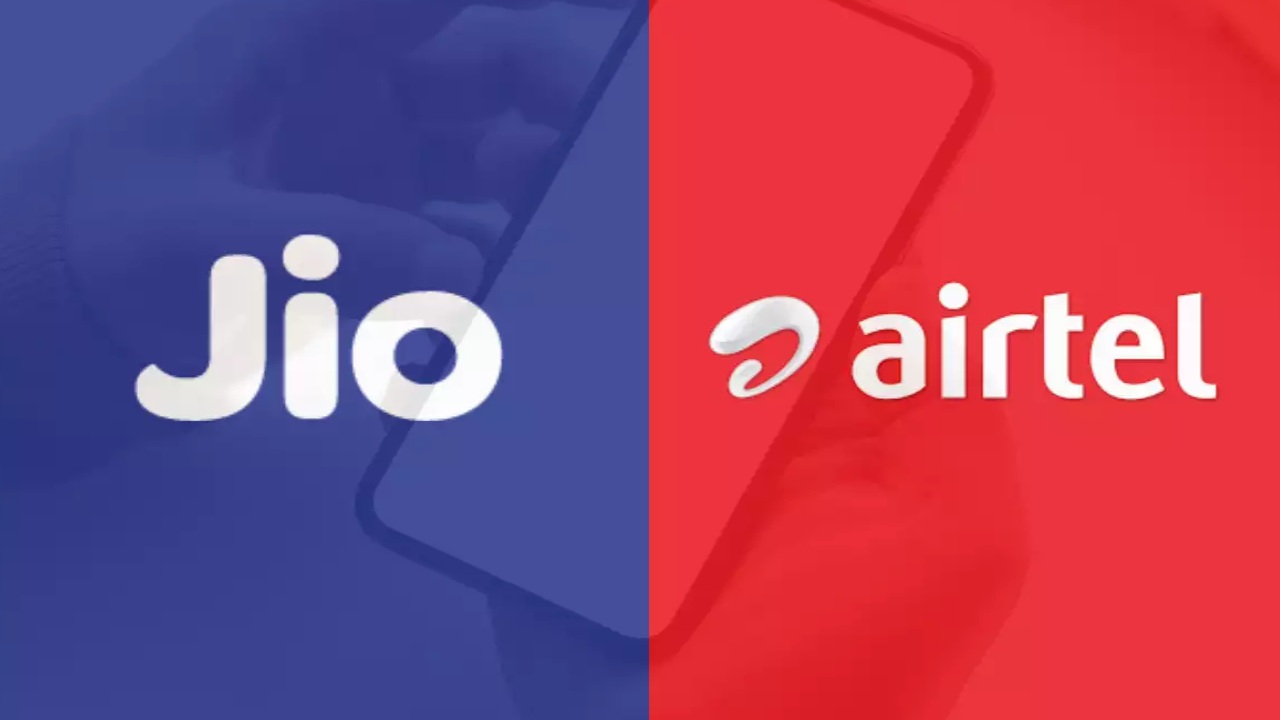 Airtel-Jio-Tata Play Row : బ్రాడ్‌బ్యాండ్‌ ప్లాన్లపై టెలికోల మధ్య వార్.. లైవ్ టీవీ ఛానళ్లను ...