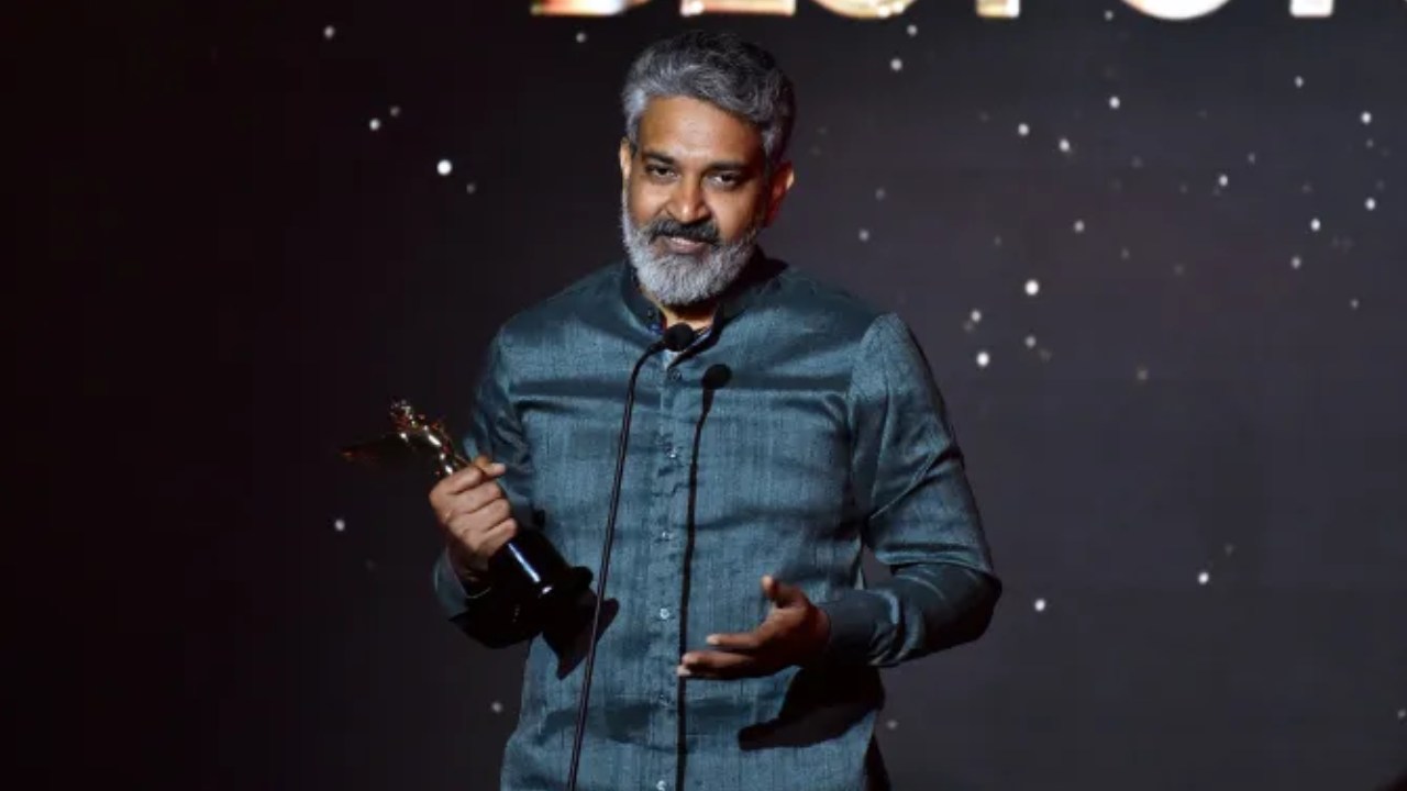 Rajamouli : మరోసారి రాజమౌళికి ఆస్కార్‌ ఆహ్వానం.. | Rajamouli his wife ...